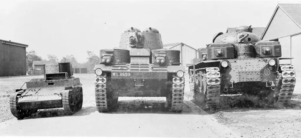 20-ci illərin sonu kiçik, orta və ağır tanklar. Onların heç biri seriyasına getmədi