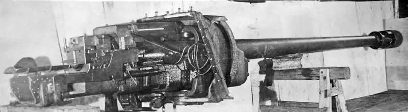 Elefant aus GABTU-152-MM BL-8-System auf Basis von ISU-152