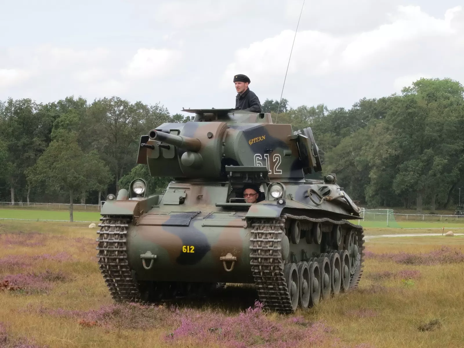 Mëtt Tank Strendvagn strv m / 42. Schweden