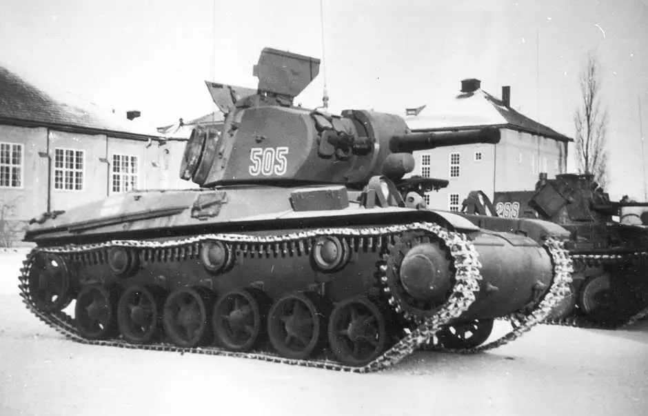 Rezervorul de mijloc StridsVagn STRV M / 42. Suedia