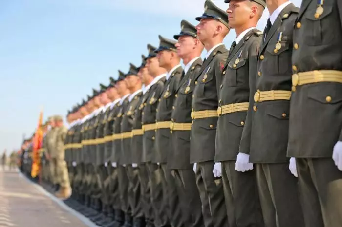 Ensaio dun desfile militar en Kiev no novo uniforme militar ucraniano