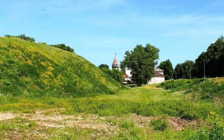 Suzdal Ditch cumple con uno de los ejes. 5 de febrero, 1238 hubo una pelea.