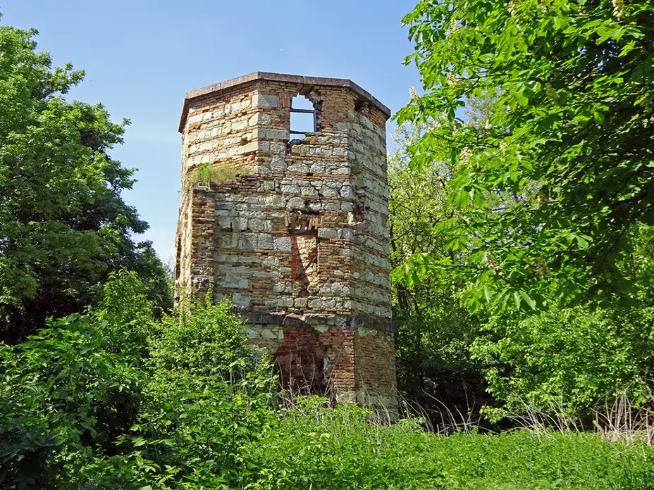 Tembok liyane saka observatorium menara