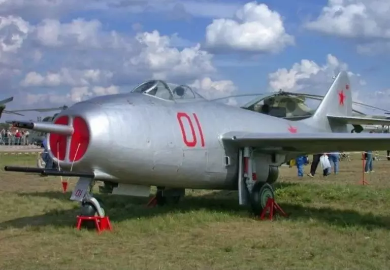 Mig-9 - Lebatooa la pele la Soviet le enjine ea Turbojat 14579_10