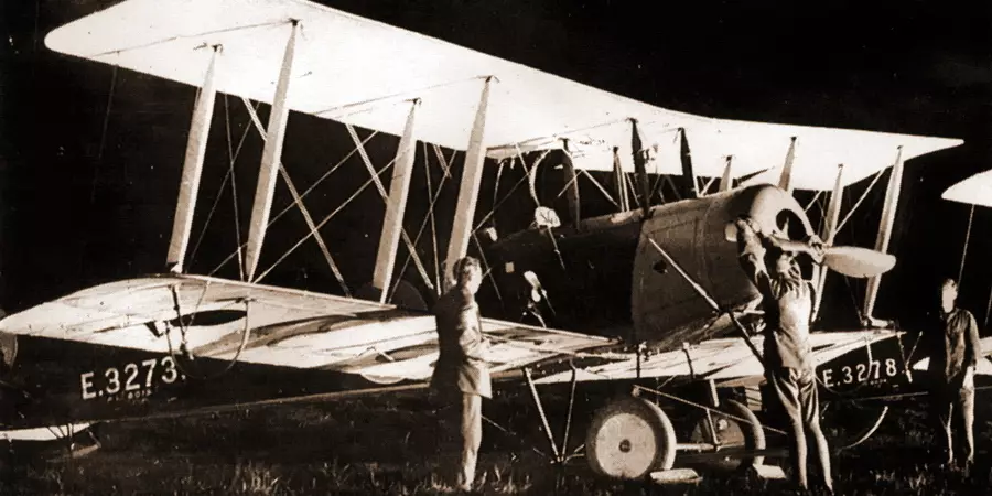 Dare fara ma'aurata "Avro-504k" daga 77th Squadron RAF, Satumba 1918