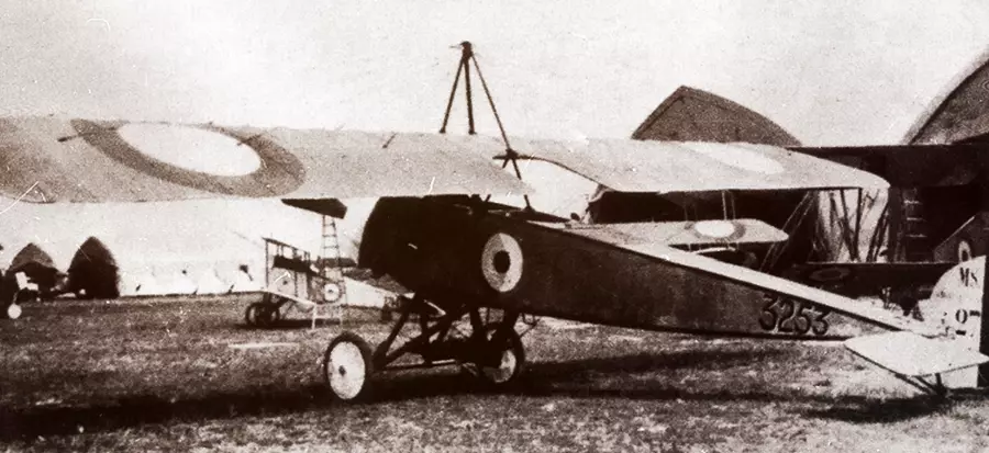 Moran-Solny тип L сериски број 3253, на кој Winnford полета до следењето на 7 јуни