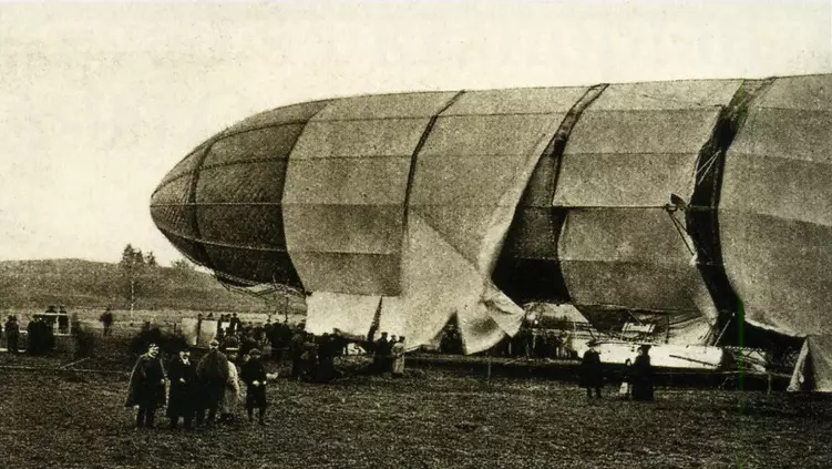 Airship lz 2 Ալգեյայում շտապ վայրէջքից հետո; 1906 թվականի հունվարի 17-ին