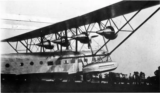 Os primeiros grandes barcos voladores son 