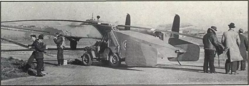 Po počátečních tažných zkouškách s 4½ litrem Bentley byl Armstrong Whitworth Whitley Bomber považován za tažný řidič. Perfektní firmou Wesquest Aviation Society (Wessex Aviation Society) Plně velká maketa-kopie otáčení lze vidět v muzeu armádního letectví (střední wallop) ve středu Walopu