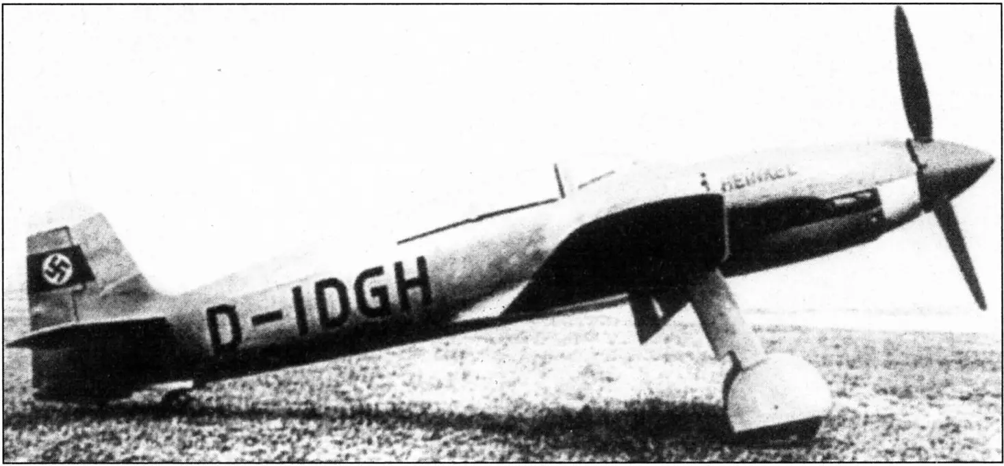 Ҳавопаймои ҳавопайморо heinkel нависед, ки ӯ 100В-8 (акс аз коллексияи Муаллиф, Ю. Брсковск ва Ф. К. Кашман)