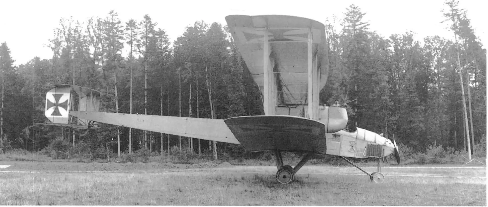 1915 оны намар, хүнд bomber Vog.i нь өөрчлөгдсөн мотор Гондол, шинэ сүүлний чавгатай байсан