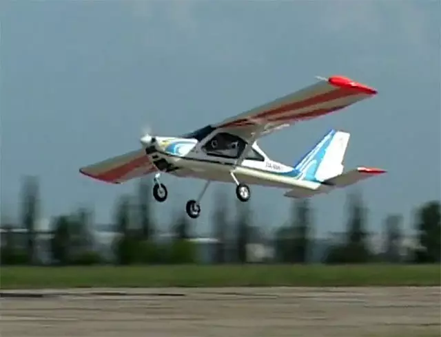 Sa Kharkov, bumuo ng isang ultralight sports aircraft, ngunit managinip ng higit pa