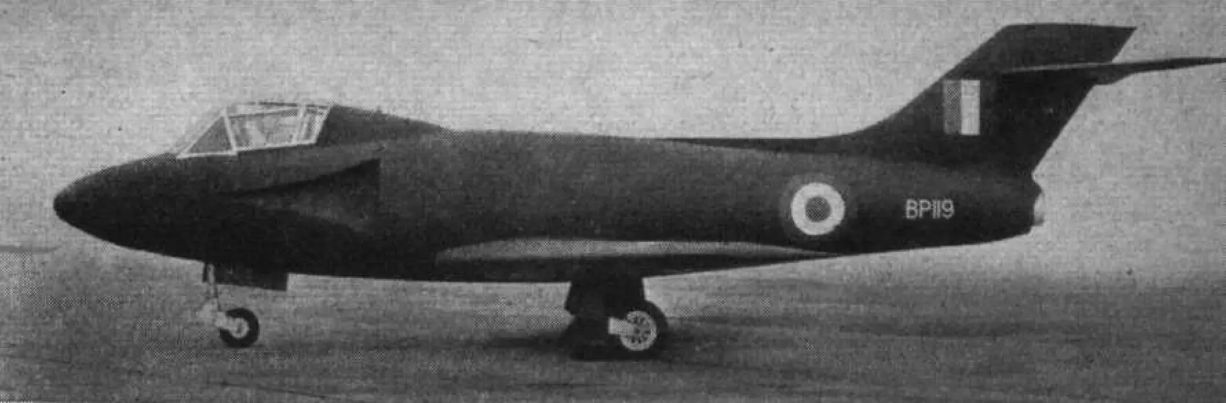Obrazovni zrakoplov P.1119 ima isti oblik kao i presretač, a posebno se potiče njezinim izravnim perajama površina krilnih konzola i repa perja. Obratite pozornost na unos zraka koji ne strše za konture trupa