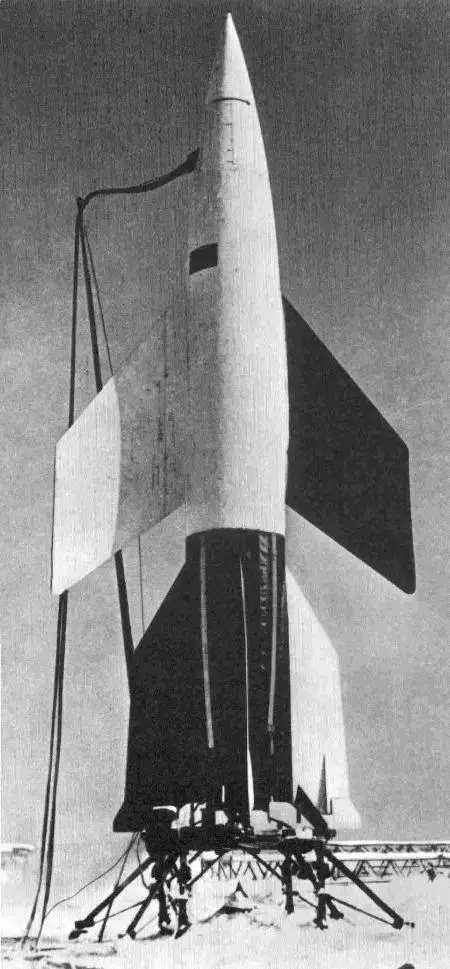 Siivekäs raketti A-4B, yhdistynyt A-4: llä, Peimenden testipenkillä, tammikuussa 1945. MEILLE. Kansalliset arkistot ja kirjaa hallinto