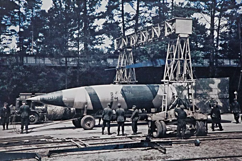 Ballistinen raketti A-4 (MW 17824 sarjanumero) Polygon Blindissa, kesäkuu 1944. Park historianczny Blizzna.