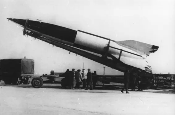 Rocket balistico sovietico R-1 (8A11) sull'installatore, 1948. Rantd. F.35, op.3, D.14