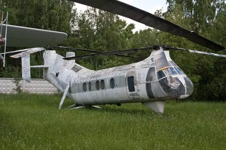 Getest in de USSR. Multifunctionele Helicopter Vertol (PIASEECKI) V-44