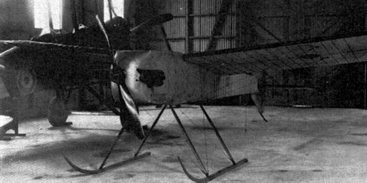 "Air target" Archibald Lowe, the world's first radio-controlled aircraft