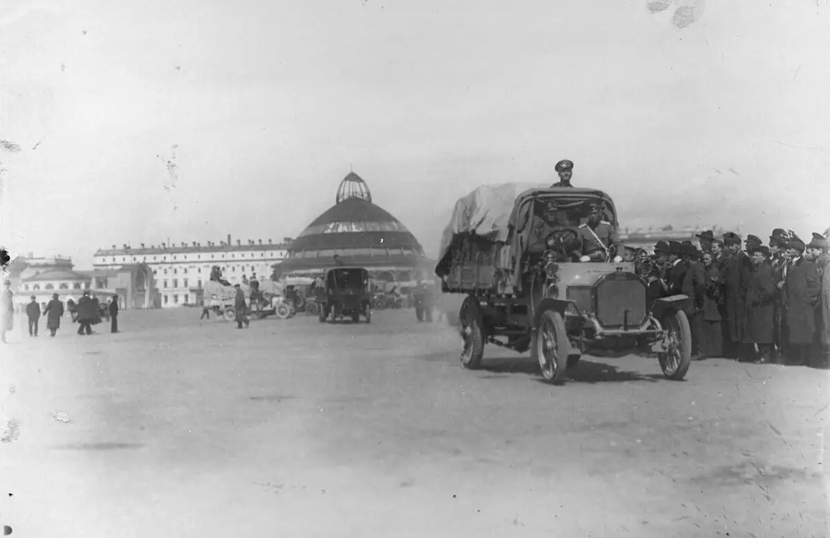 Foto sitere na Statelọ Ọrụ ahụ, Nyocha Na St. Petersburg