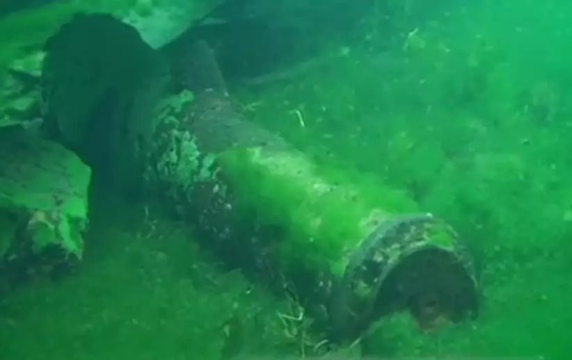 Pig-iron gun found at the bottom of Baikal.