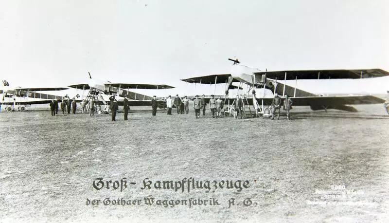 Nya vapen av ett nytt krig. Del 1 De första "stora" och "jätte" bombplanerna i Tyskland