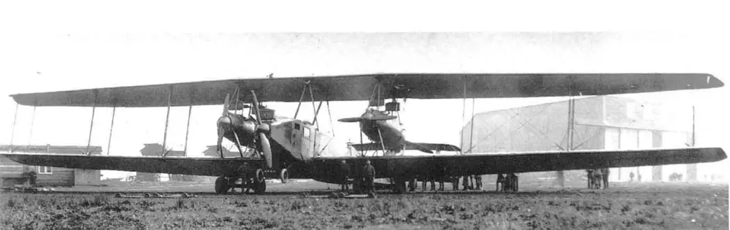 Pesado Bomber Zeppelin Staken R.Xiv en la Tierra