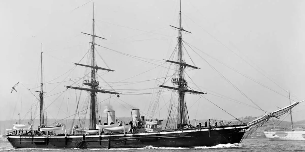 Ny fanasokajiana ny "vanim-potoana tetezamita" dia tena hafahafa. Ohatra, ity sambo Rosiana sy Steam Ship "Rinda" "Rinda" tamin'ny taona 1886 dia nantsoina tamin'ny fomba ofisialy hoe "Armpalle Cruiser of Cornvette Sank"