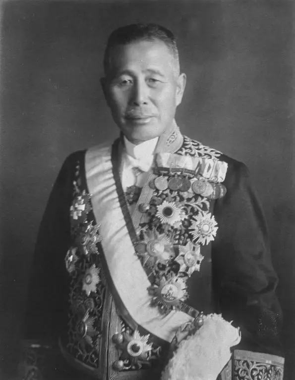 Japán miniszterelnök, Baron Guiti Tanaka