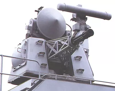 30 mm Gatling pistola ontzietan instalatuta