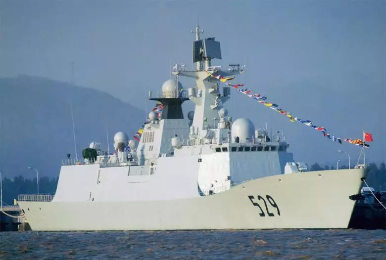 Mare na Kitajskem Rocket Frigates.