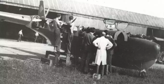 Vähentynyt jättiläinen. Kokeellinen FGP-227 Flying Boat. Saksa