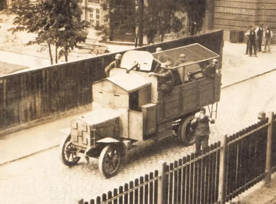 ହରମାନ୍ ଜିଭ | ଅଂଶ 17 Behelfs-Panzerkraftwagen। Erzatsi Cargo chassis ଉପରେ