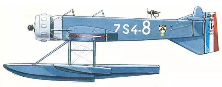 Erfarne flyter Besson MB-411 Scouts. Frankrike