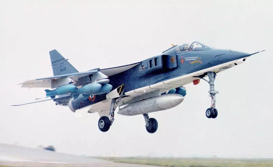 Ervare dek vegter-bomwerper Sepecat Jaguar M. Frankryk