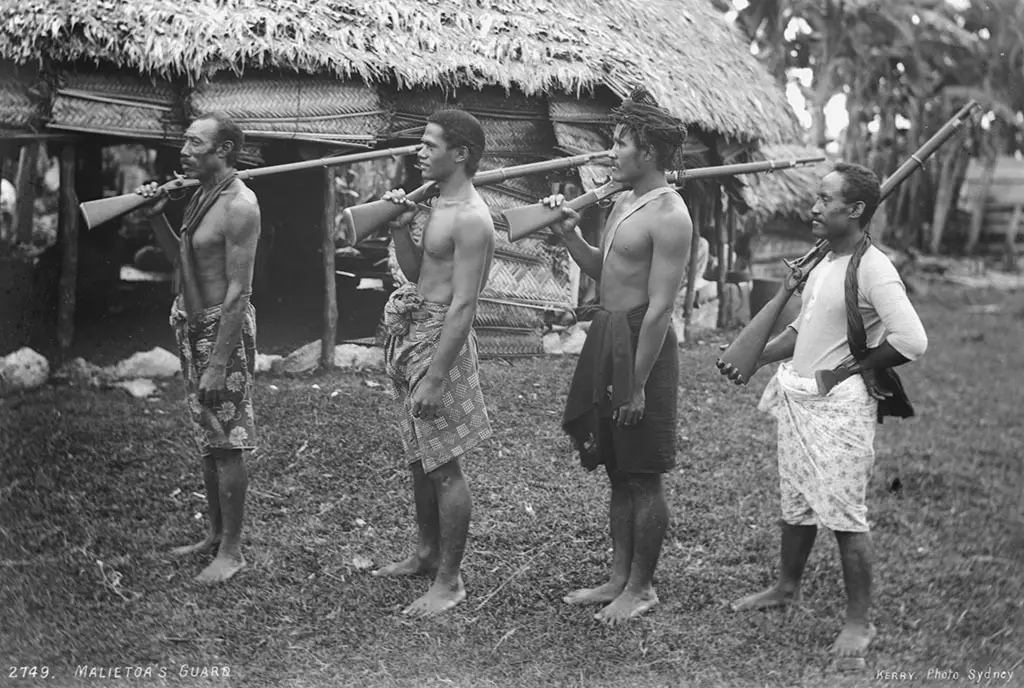 Заштита на младиот лидер на Mallieto Tanumafili, 1899 година. Maas.museum.