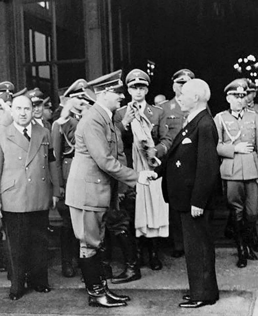 Adolf Hitler hamingju með Gustav Krupp með sjötíu, ágúst 1940 Topwar.ru