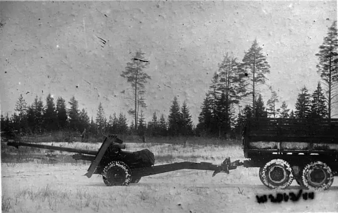 Prófað í Sovétríkjunum. Ordnance fljótur-hleypa 17-pounder (OQF 17-PDR) mk.i