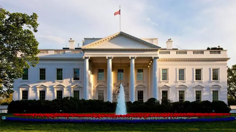 Sturm Capitol at White House. Tulad ng mga pangunahing simbolo ng Estados Unidos ay sinalakay ang mga pelikula