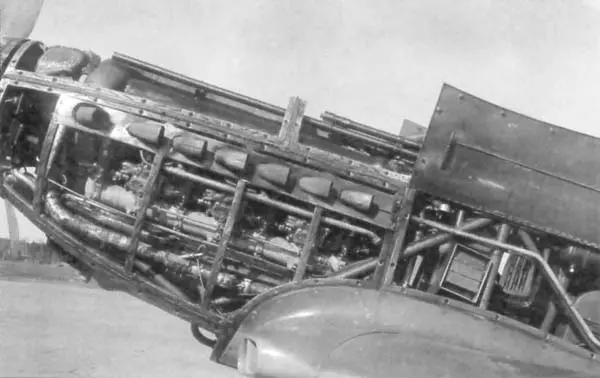 ஃபைட்டர் யக் -3-வி.கே -107A இல் ஒரு ஜோடி ஒத்திசைவான துப்பாக்கிகள் B-20