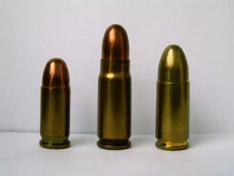 Cartridges 7.65 × 17 mm Brauning (left), 7.62 × 25 mm TT (center), 9 × 19 mm Parabellaum (right)