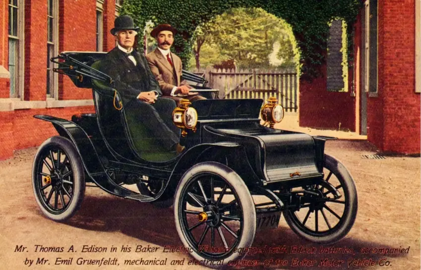 100 жыл бұрын электр қозғалтқышы бар автомобиль. Брум-Зумманың орнына Zoom-Zumm