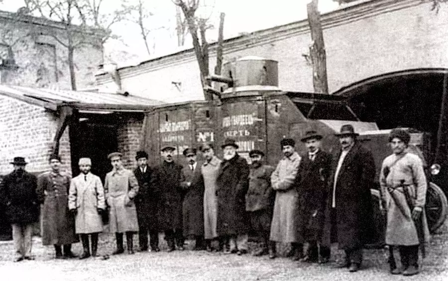 Przypuszczalnie opancerzony członek Astrachana na terytorium Zakładu Reversion, Spring 1919 Źródło - AviarMor.net