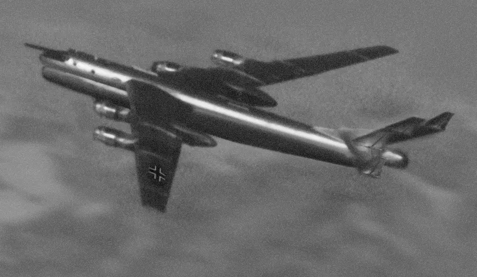 Lub tswvyim bomber ntawm yeej thib peb Reich. Blohm & Voss BV-335 Lindwurm
