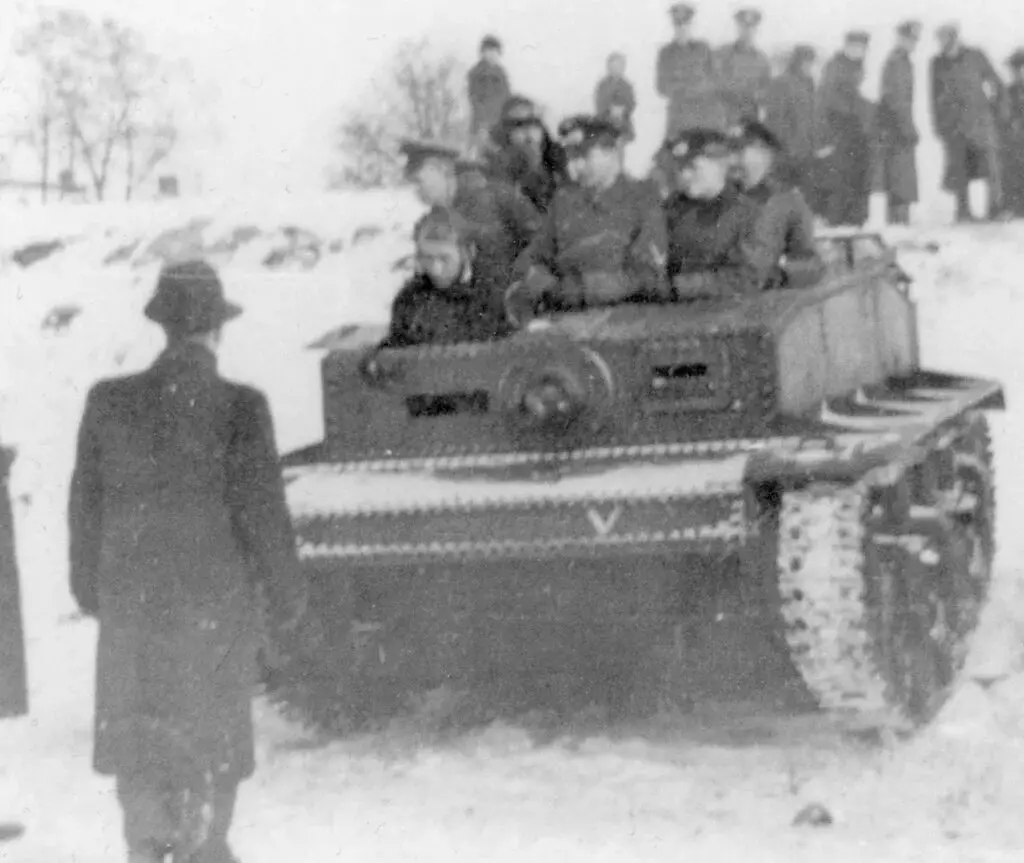 I-Yuri Patholok. Impompo yombane kwiCzech. I-Czechoslovak i-Tank šK škoda škoda škos