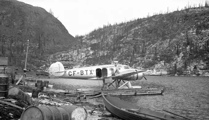 Alerga la granița canadiană. Aeronavele de pasageri Barkley-creste T8p-1. Statele Unite ale Americii