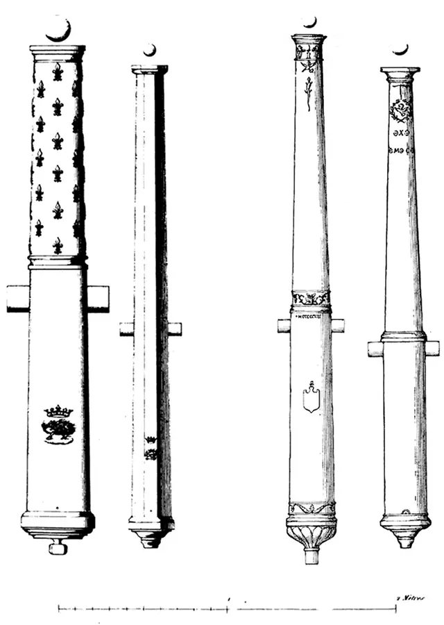 Francouzské a benátské nářadí těchto let v jednom měřítku. Zleva doprava: Francouzská zbraň Louis XII (33 liber?), Francouzská zbraň doby Františka I (4-libra?), Benátské zbraně 1508 a 1510 odlitků (6-9? A 10- 12?). Etudy, T. 3, List 33, Rocchi; Velká čára 2 metry a velikosti Etudes jádra