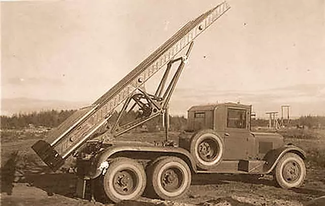 UMu-2 - Isinyathelo Sasendulo BM-13 1940