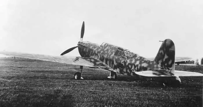 Mulki da yawa na bauta na jirgin sama na Caproni Caproni Caproni Caproni Ca-335 / SABCA S-47 a Duniya. Injin a cikin Italian Camouflage