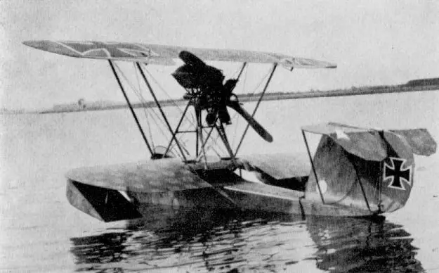 Ang panganay ng underwater aviation. Lfg (Roland) v.19 putbus.