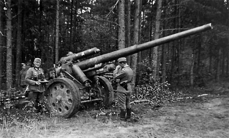 Vokiečių 105mm Gun Kanone 18